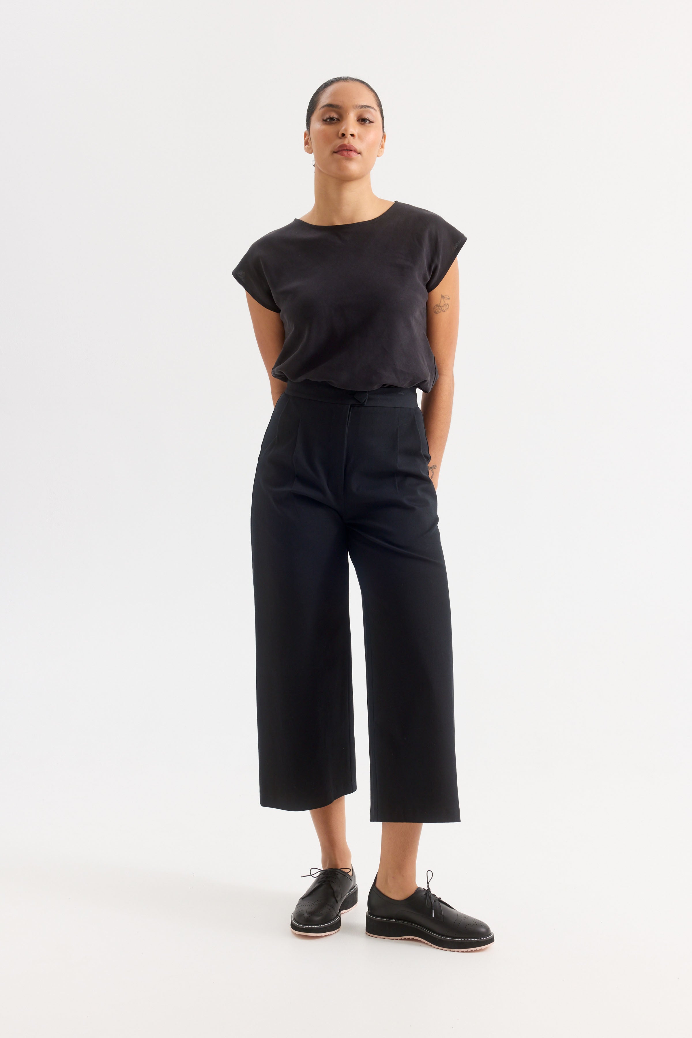 Kuwaii Wide Leg Tailored Pant - Classic Black